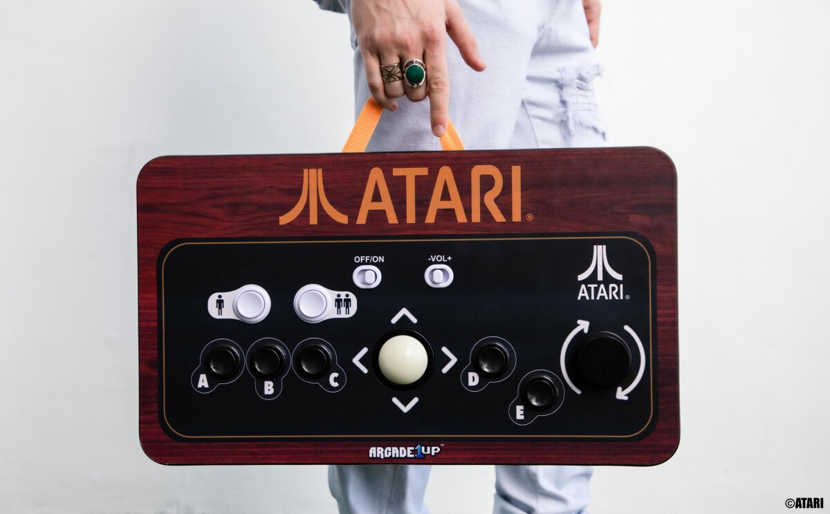 Køb Arcade 1 Up - Atari Couchcade - Spil 10 Arkadespil På Dit Tv fra ...