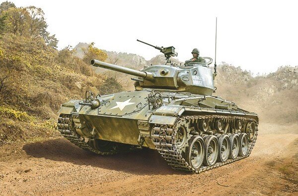 Italeri - M24 Chaffee Tank Byggesæt - 1:35 - 6587 | Se tilbud og køb på ...