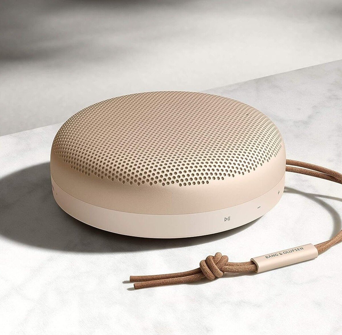 Bang & Olufsen - Beosound A1 - 2nd Gen - Guld | Se tilbud og køb på ...