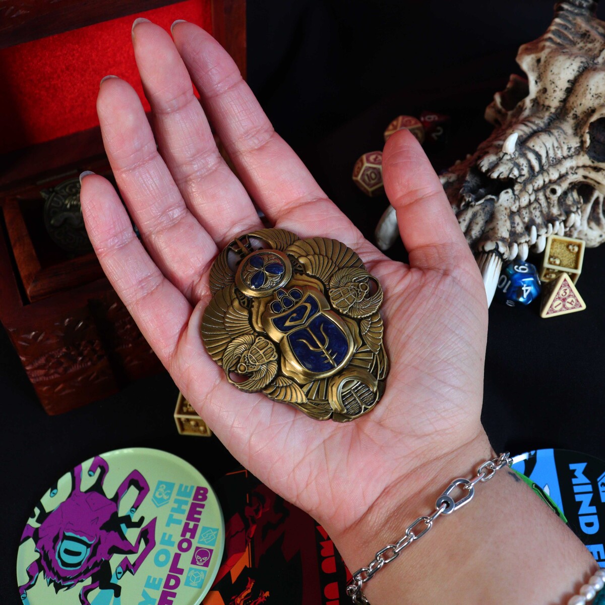 Køb Dungeons & Dragons Limited Edition Replica Scarab Of Protection fra ...