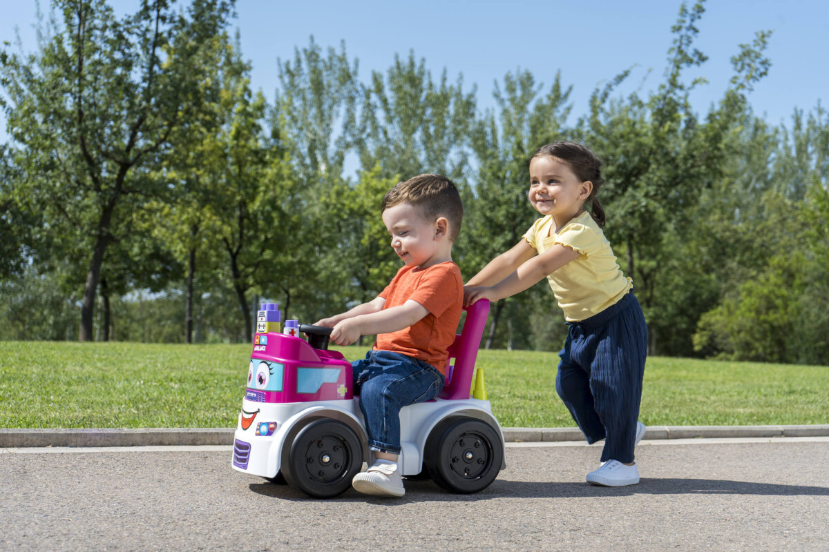 Gåbil Til Børn - Ambulance Med Byggeklodser - Pink - Feber | Se tilbud ...