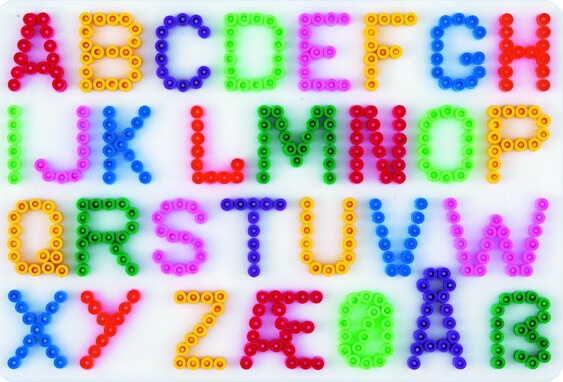 Hama Midi Perleplade - Bogstaver Stiftplade - 14,5x21,5 Cm - 272 | Se tilbud og køb på Gucca.dk