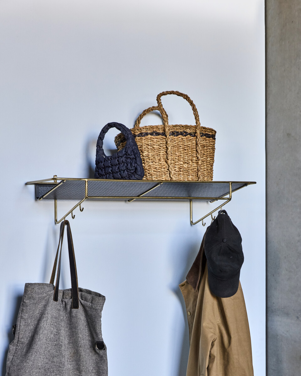 Køb House Doctor - Hylde - Hdwally - Antik Messingfinish - Sort Metal ...