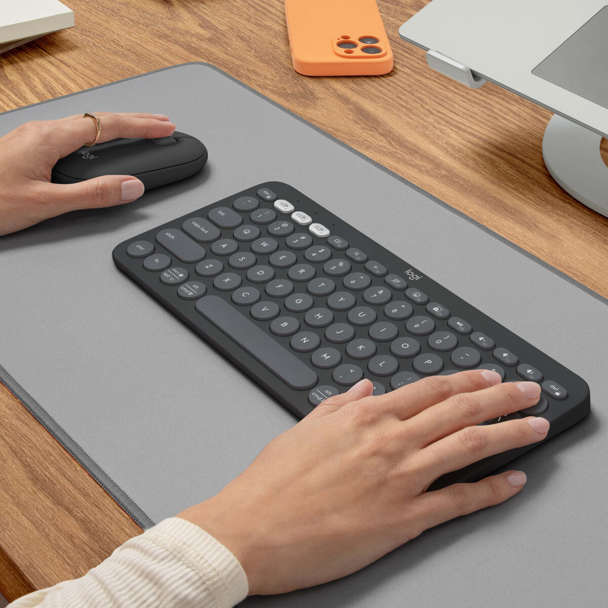 Logitech - Pebble 2 Combo - Tonal Graphite | Se tilbud og køb på Gucca.dk