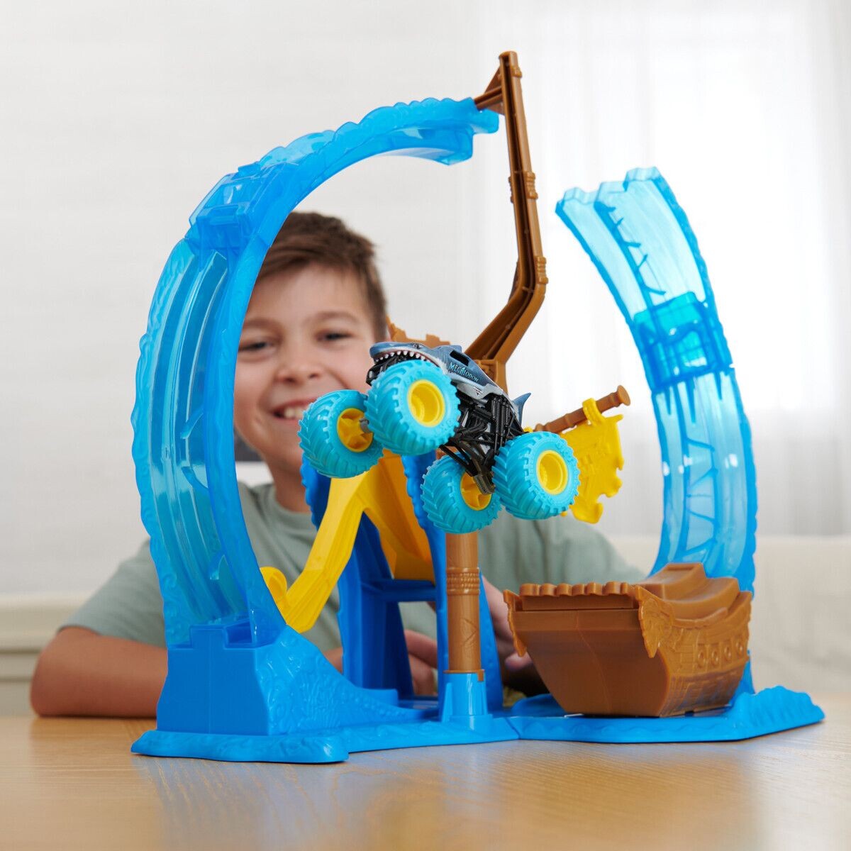 Monster Jam Legetøj - Loop Of Doom Stunt Legesæt - 1:64 | Se tilbud og ...