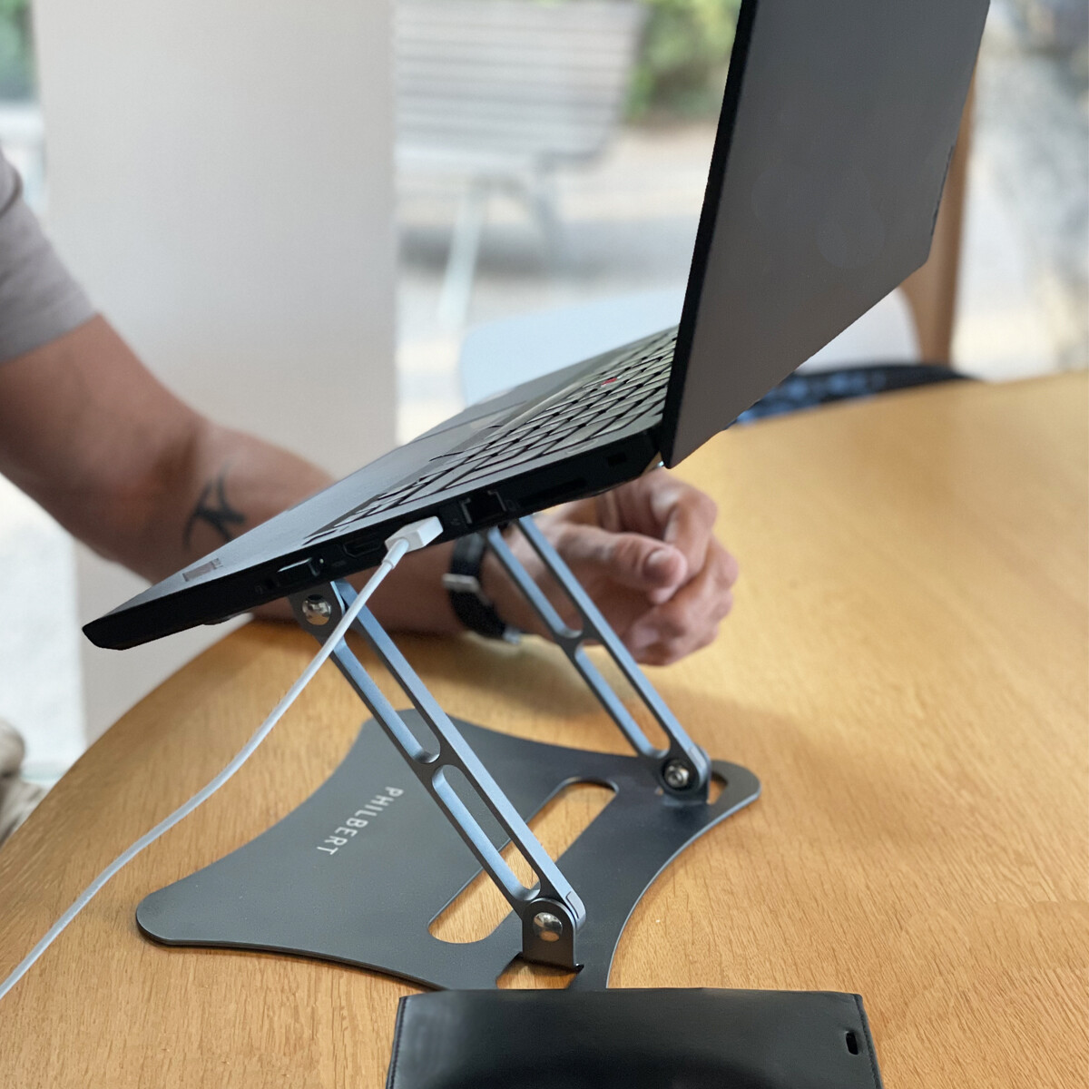 Køb Philbert - Laptop Og Tablet Stander - Universal Og Justerbar - Grå ...