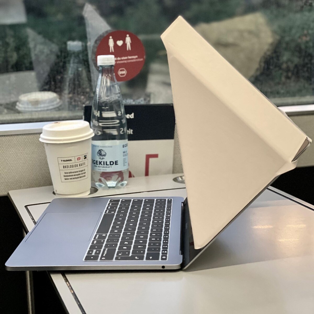 Philbert - Sun Shade & Privacy Hood Universal 15-16'' Ultra Slim, White ...