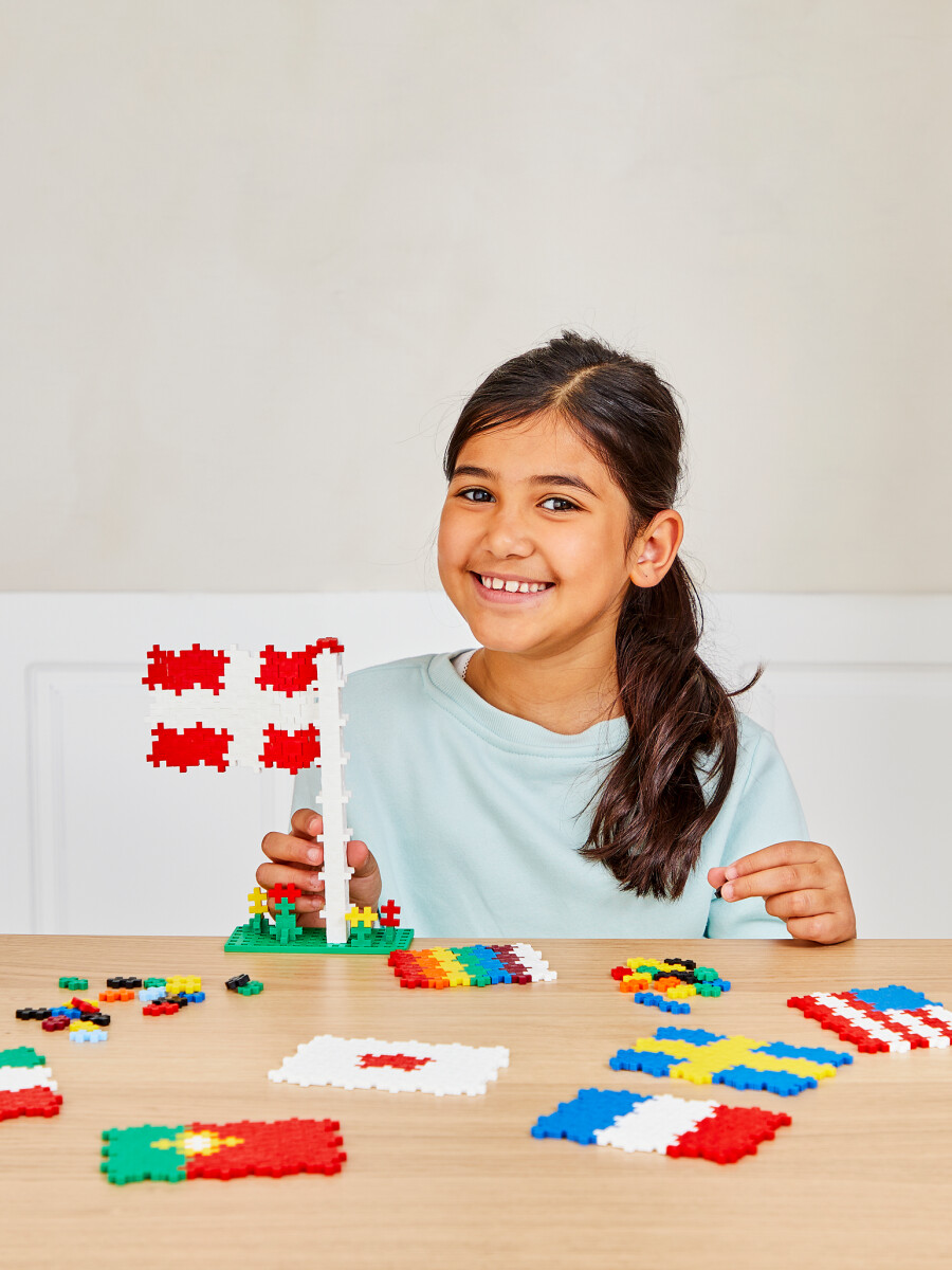 Køb Plus Plus - Flag - Learn To Build - 700 Brikker - Gucca.dk