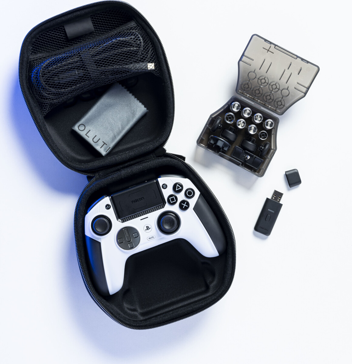 Revolution 5 Pro Controller - White | Se tilbud og køb på Gucca.dk