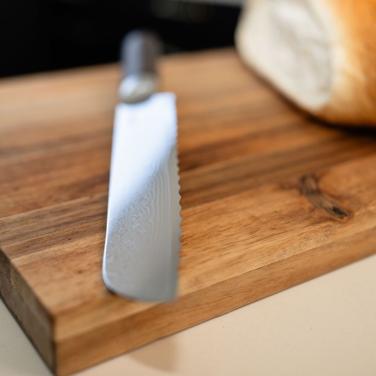 Casper Sobczyk - Damaskus Brødkniv Med Træskaft - 20 Cm Blade | Se ...