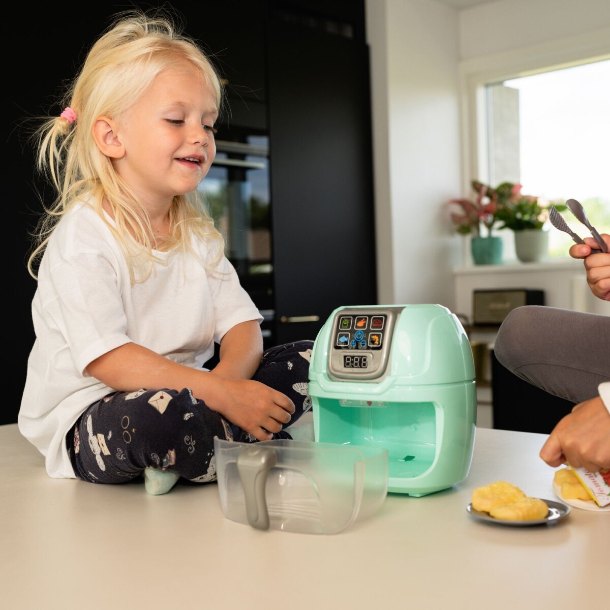 Sobczyk Junior - Airfryer Legetøj Med Tilbehør Til Børn - 9 Dele | Se tilbud og køb på Gucca.dk