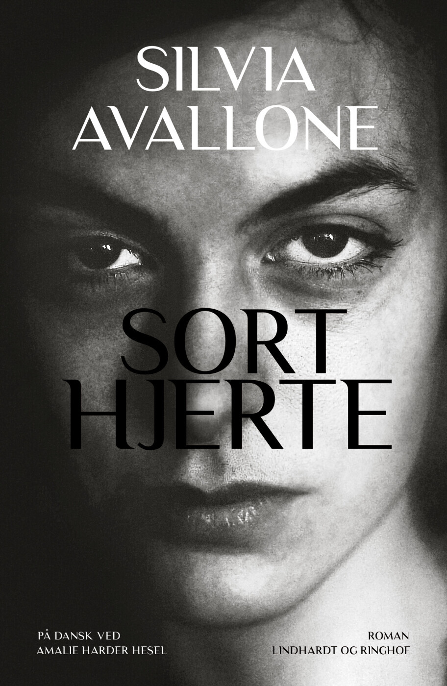 Køb Sort Hjerte af Silvia Avallone - bog hæftet - Gucca.dk
