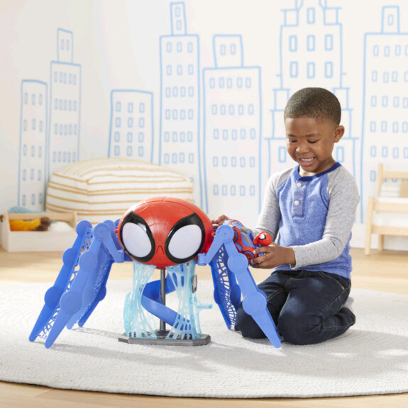 Køb Spiderman Legetøj - Webquarters Med Spiderman Figur fra Hasbro ...