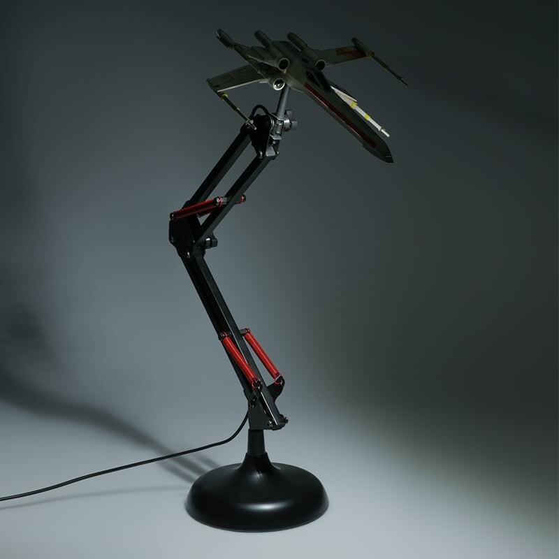 X Wing Posable Desk Light | Se tilbud og køb på Gucca.dk